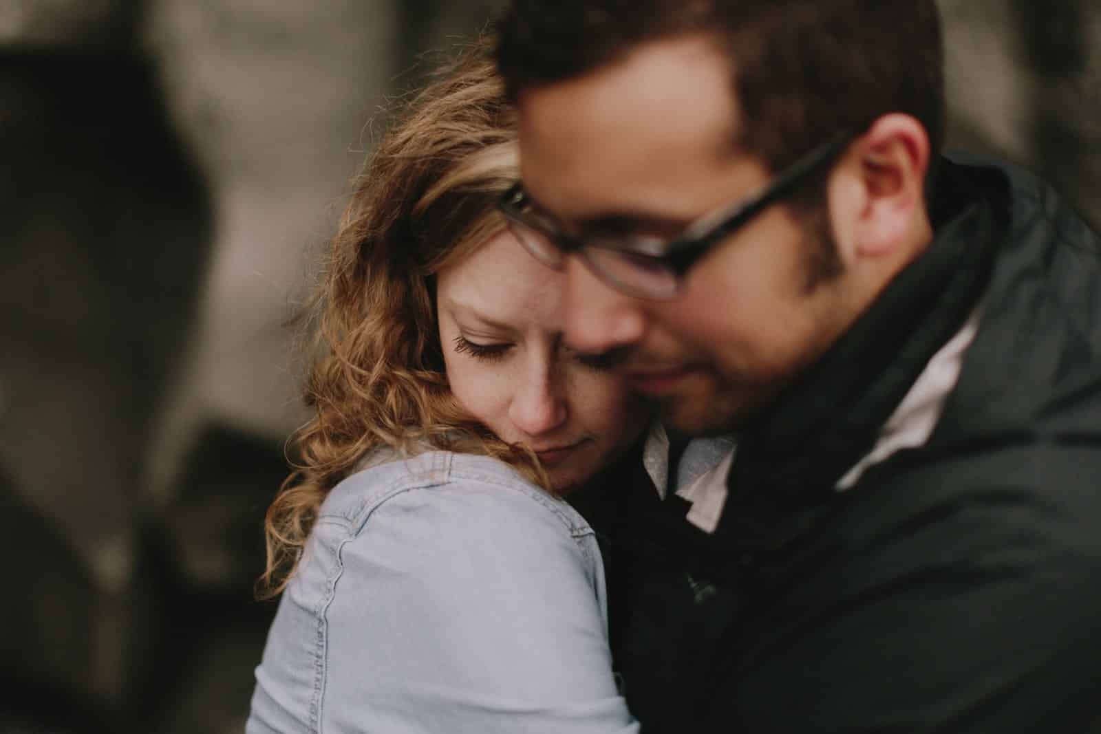 These 30 Cute Married People Hugging Pictures Will Melt Your Heart ...