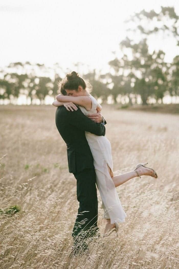 These 30 Cute Married People Hugging Pictures Will Melt Your Heart ...