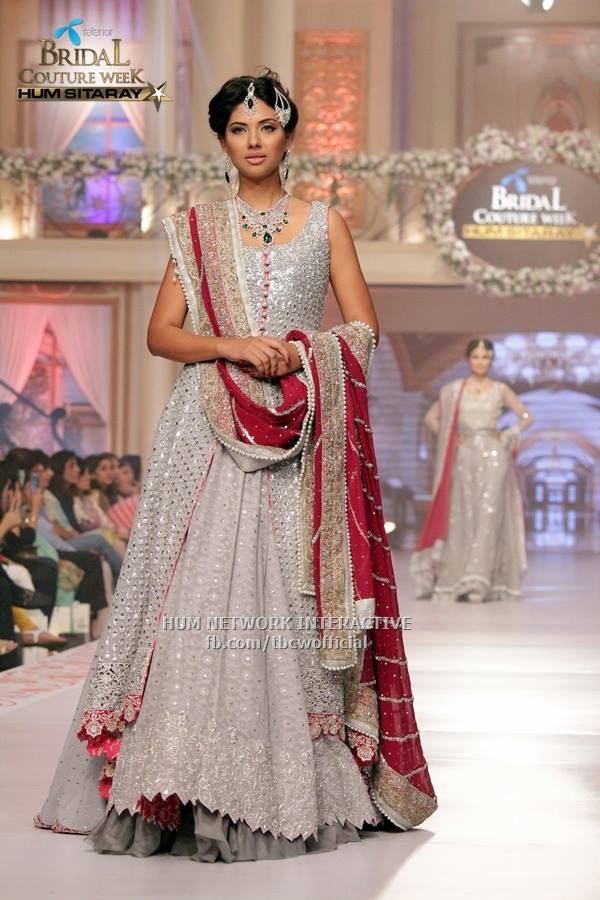 Bridal Dupatta Settings–17 New Ways to Drape Dupatta for Wedding