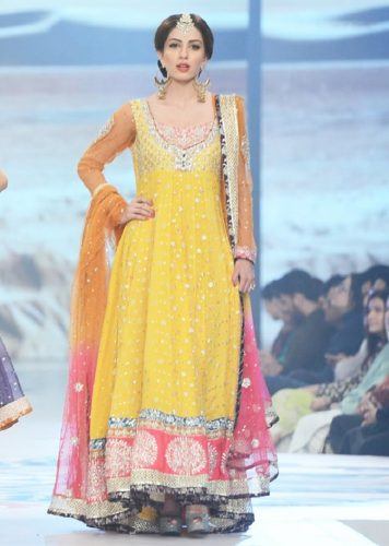 Dholki Outfits-20 Ideas What to Wear on Dholki/Sangeet Night – Branded ...