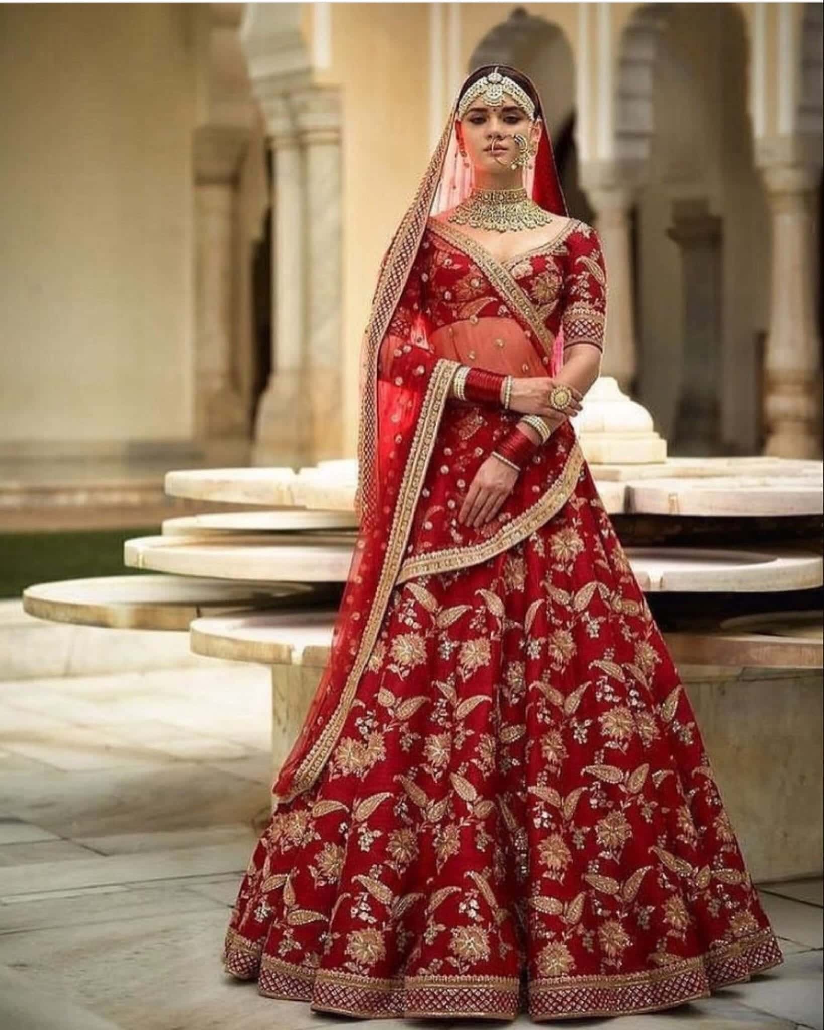 Bridal Dupatta Settings–17 New Ways to Drape Dupatta for A Wedding ...
