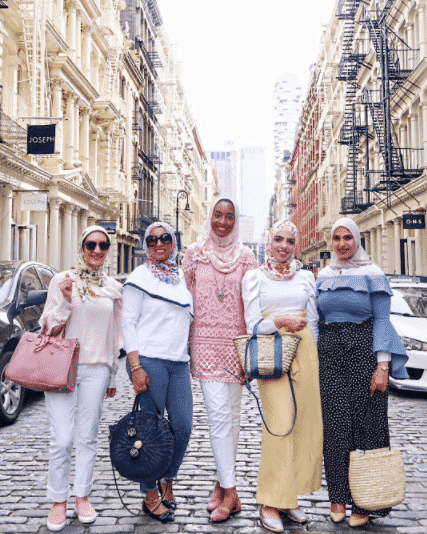 Travelling in Hijab – 20 Travelling Tips for Stylish Hijabis – Branded ...