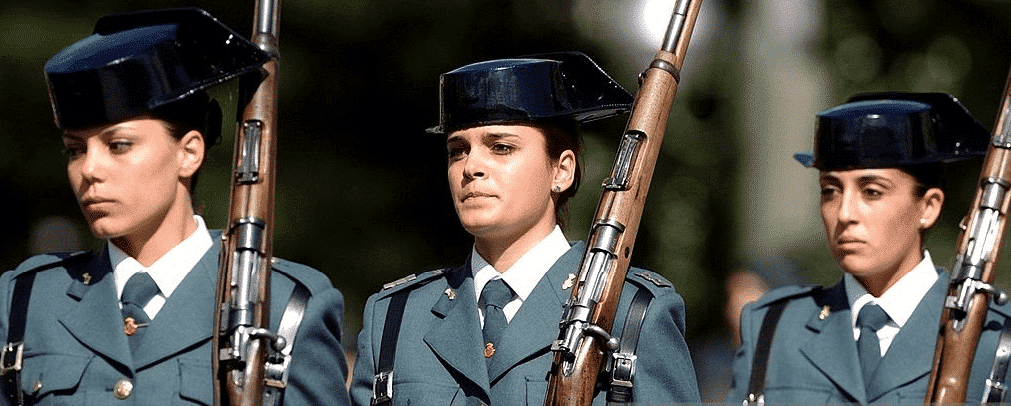 Top 10 Most Attractive Women Police Forces in World – Branded Girls