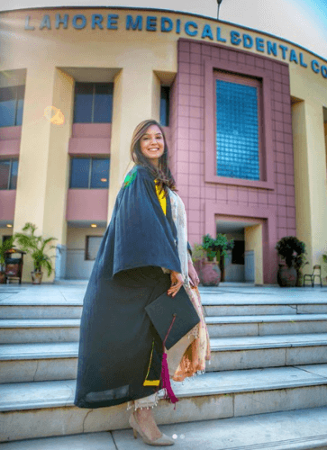 22 Best Pakistani Convocation Outfits For Graduating Girls – Branded Girls