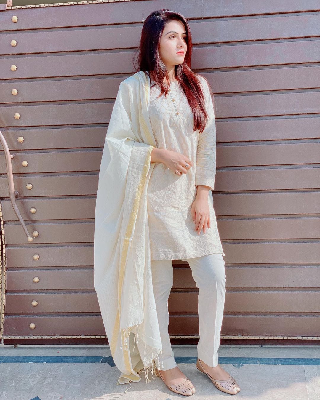10 Ways to Wear All White Outfits Like Pakistani Influencers – Branded ...