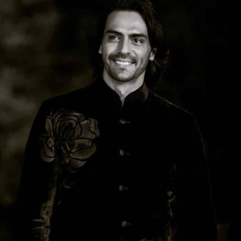 20 Hottest Male Celebrities With Dimples You’ll Love – Branded Girls