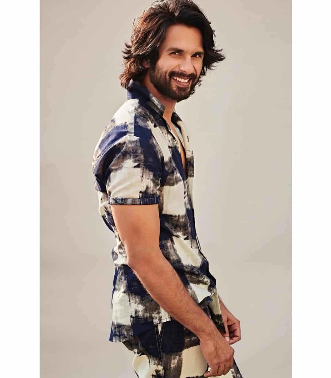 20 Hottest Male Celebrities With Dimples You’ll Love – Branded Girls