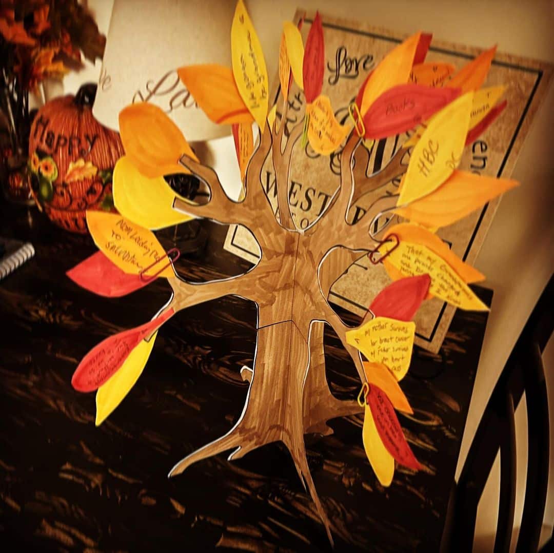 25 Adorable Thanksgiving Tree Ideas And Inspo For 2022 – Branded Girls