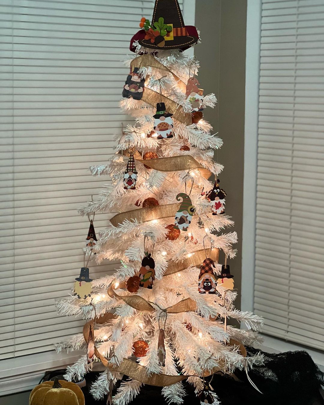 25 Adorable Thanksgiving Tree Ideas And Inspo For 2022 – Branded Girls