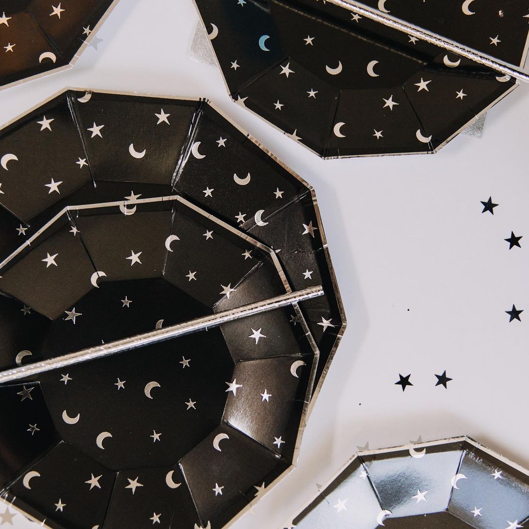 How To Plan A Moon Theme Party? 30 Best Moon Party Decorations ...