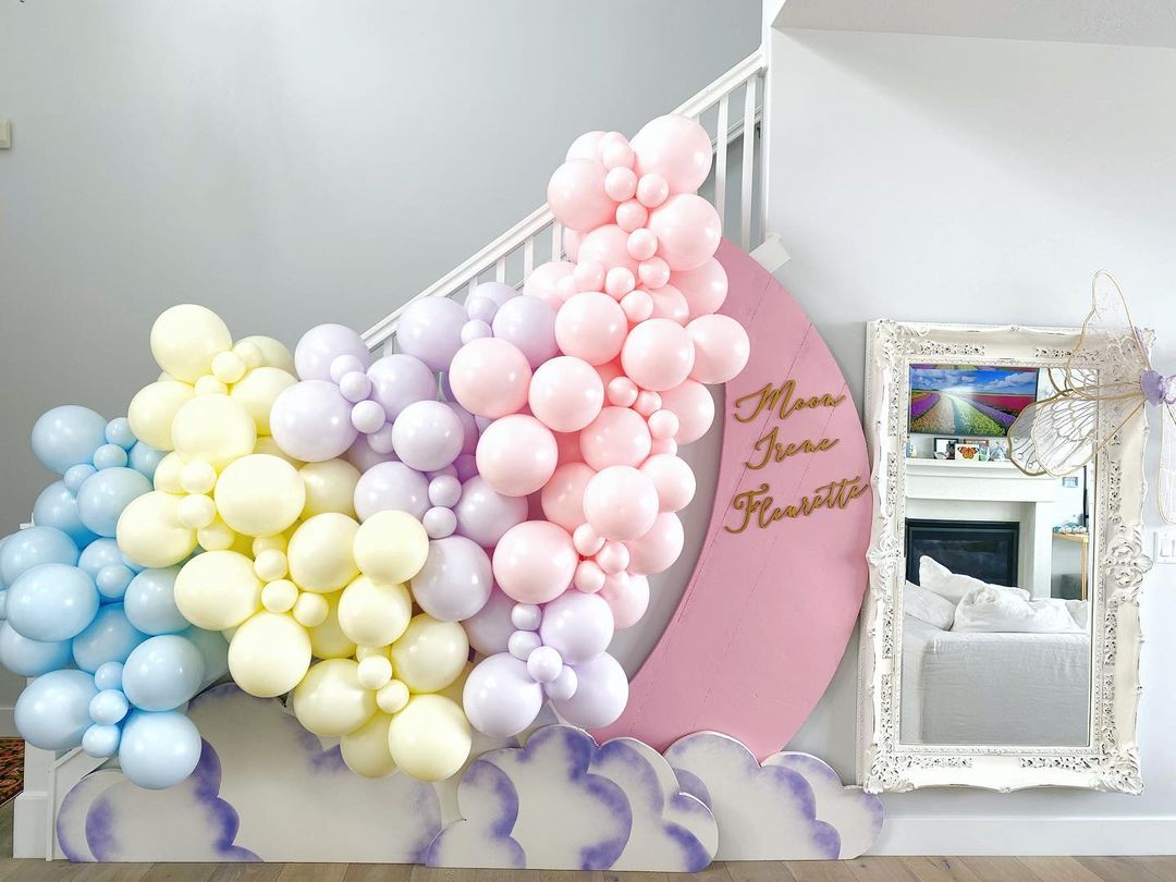 How To Plan A Moon Theme Party? 30 Best Moon Party Decorations ...